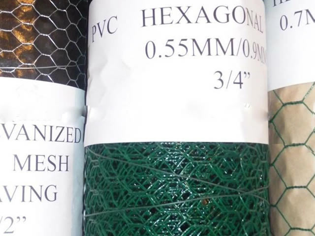 Hexagonal Wire Mesh Used for breeding chickens, ducks, geese, rabbits ...